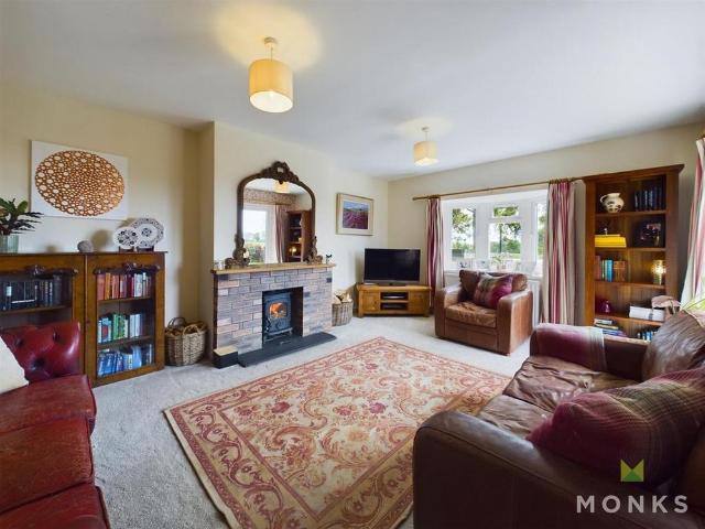 3 bedroom detached bungalow to rent