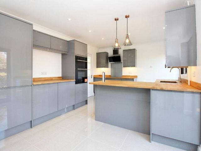 3 bedroom detached bungalow to rent