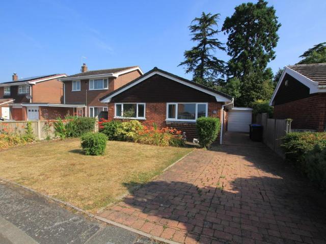 3 bedroom detached bungalow to rent
