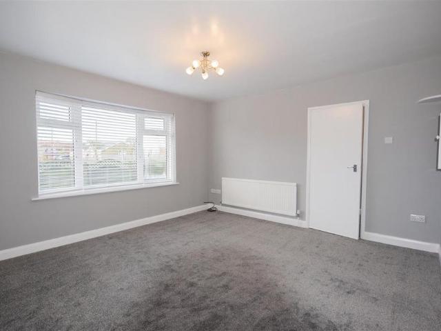 3 bedroom detached bungalow to rent