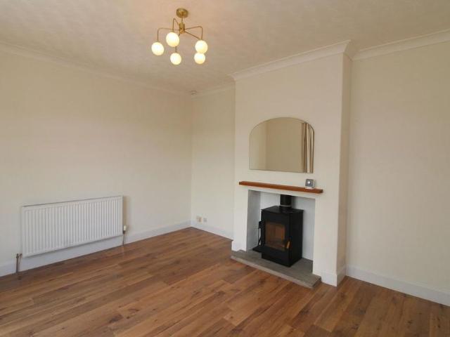 3 bedroom detached bungalow to rent