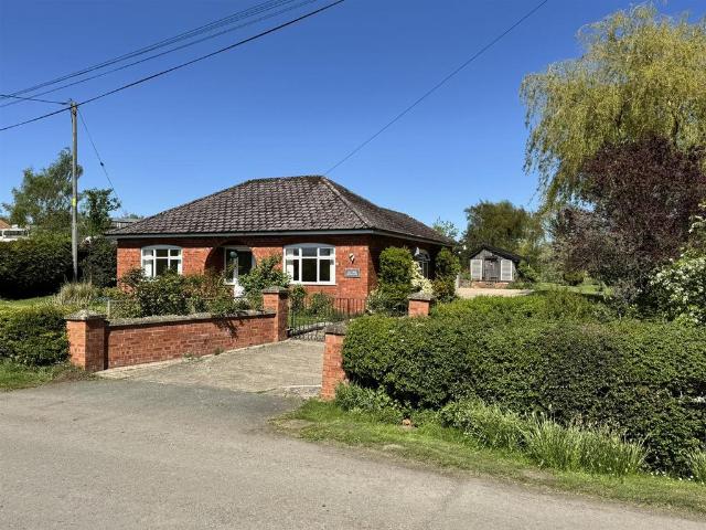 3 bedroom detached bungalow to rent