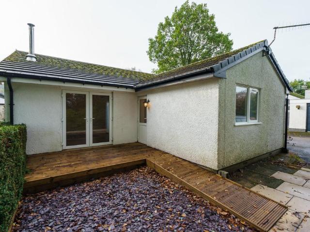 3 bedroom detached bungalow to rent