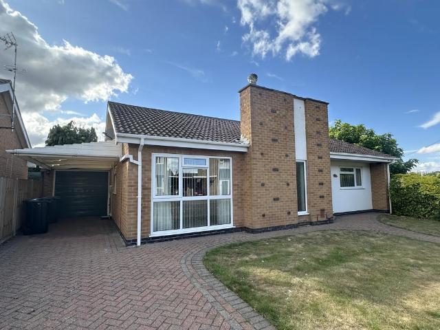 3 bedroom detached bungalow to rent