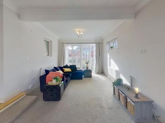 3 bedroom detached bungalow to rent