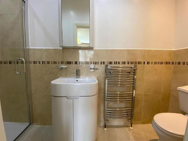 3 bedroom detached bungalow to rent