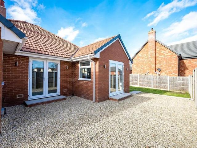 3 bedroom detached bungalow to rent