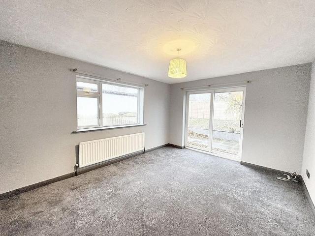 3 bedroom detached bungalow to rent