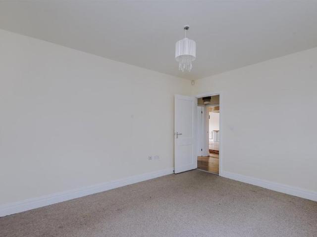 3 bedroom detached bungalow to rent