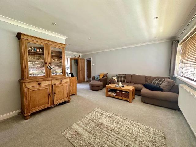 3 bedroom detached bungalow to rent
