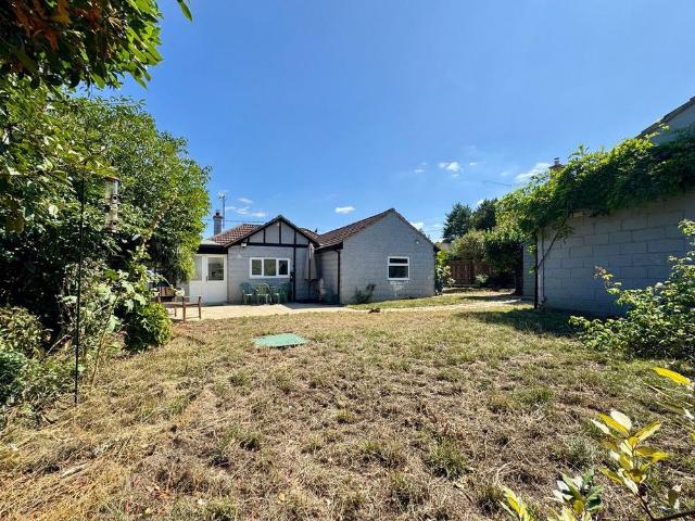 3 bedroom detached bungalow to rent