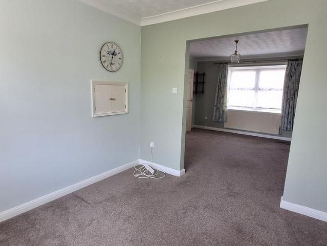 3 bedroom detached bungalow to rent