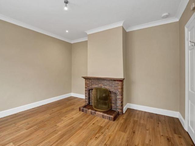 3 bedroom detached bungalow to rent