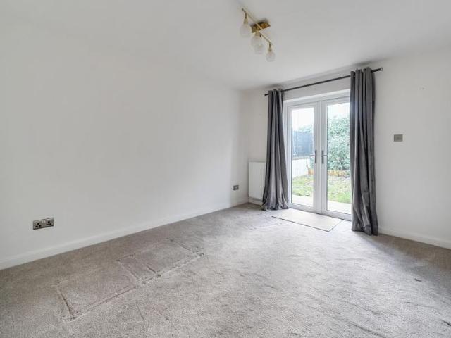 3 bedroom detached bungalow to rent