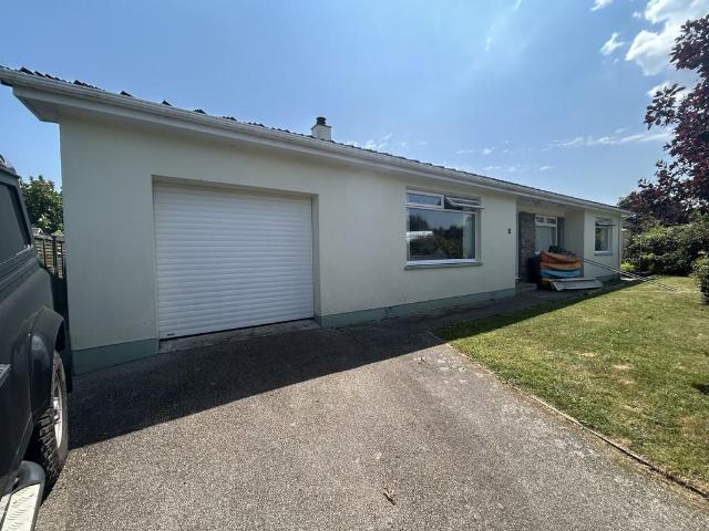 3 bedroom detached bungalow to rent