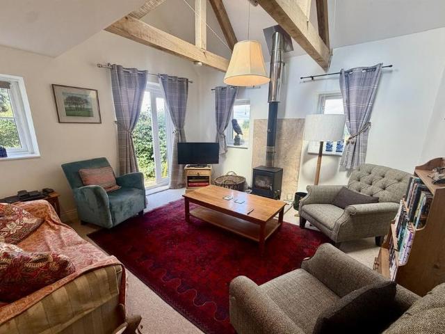 3 bedroom detached bungalow to rent