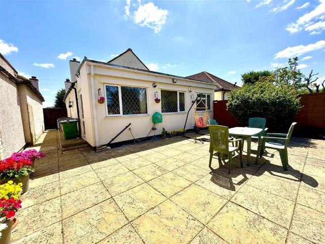 3 bedroom detached bungalow to rent