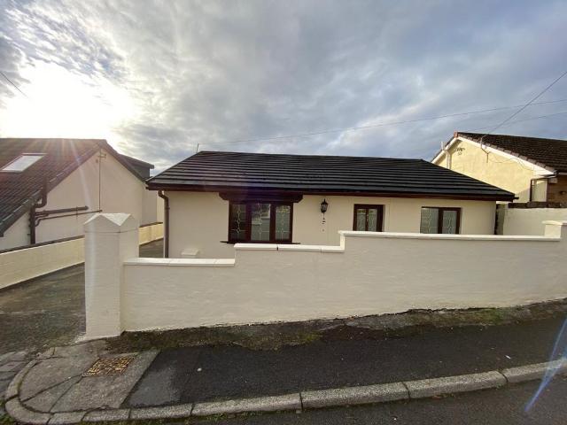 3 bedroom detached bungalow to rent