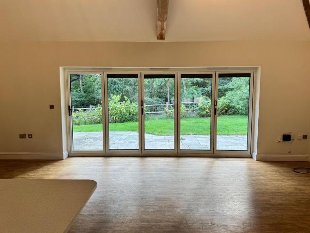 3 bedroom detached bungalow to rent