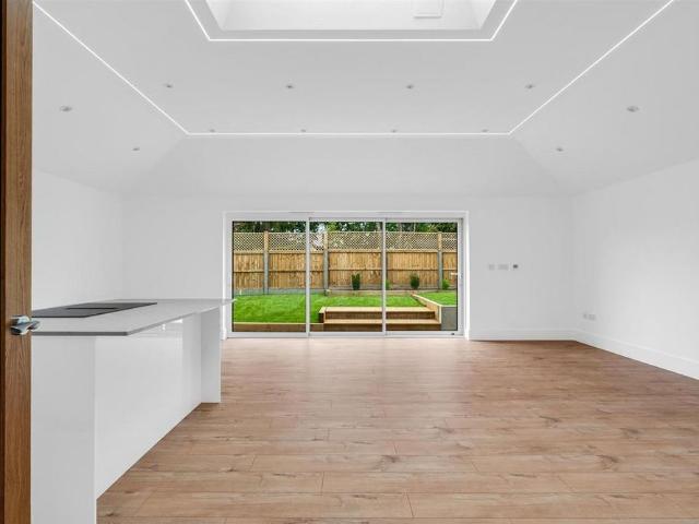 3 bedroom detached bungalow to rent