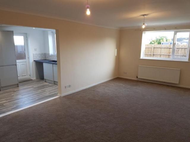 3 bedroom detached bungalow to rent
