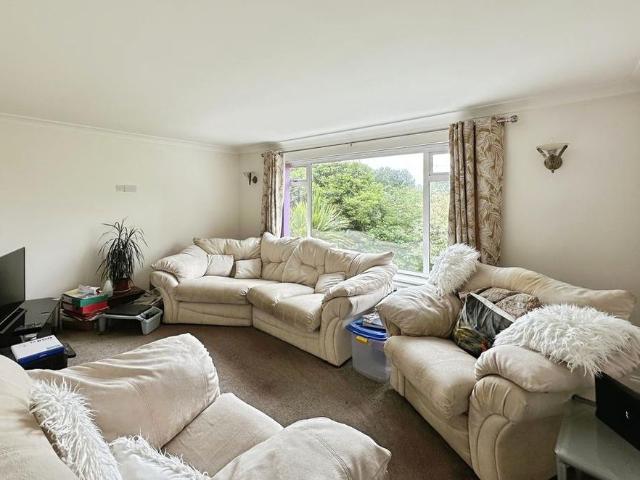 3 bedroom detached bungalow to rent
