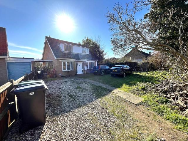 3 bedroom detached bungalow to rent