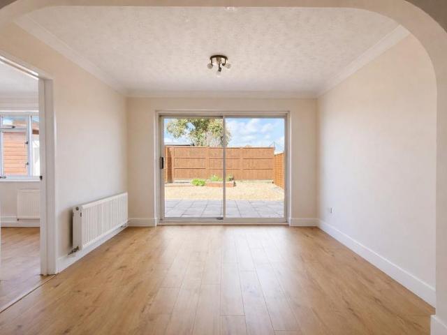 3 bedroom detached bungalow to rent