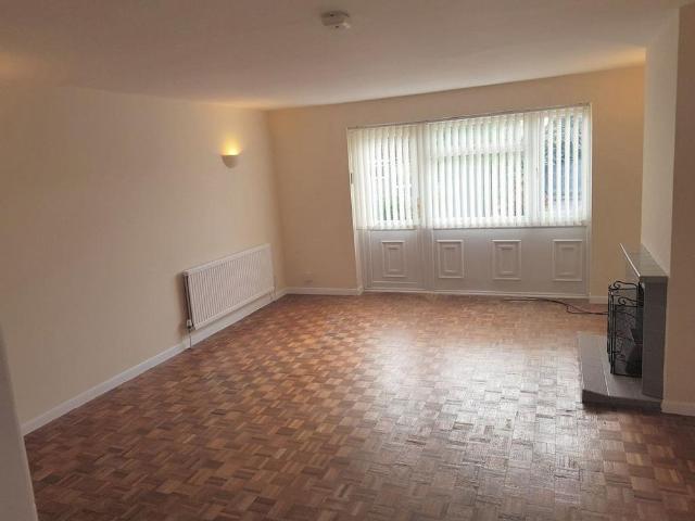 3 bedroom detached bungalow to rent