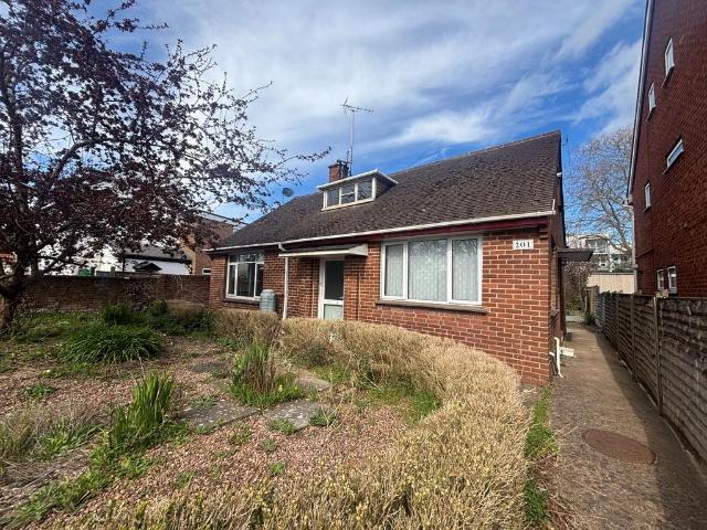 3 bedroom detached bungalow to rent
