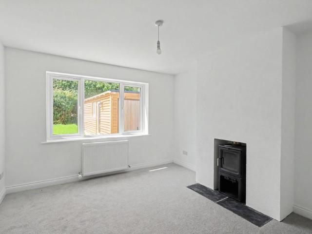 3 bedroom detached bungalow to rent