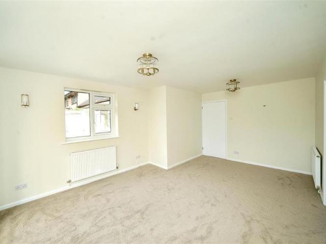 3 bedroom detached bungalow to rent