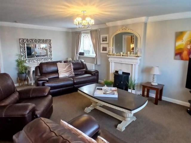 3 bedroom detached bungalow to rent