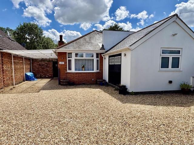 3 bedroom detached bungalow to rent