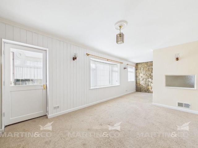 3 bedroom detached bungalow to rent