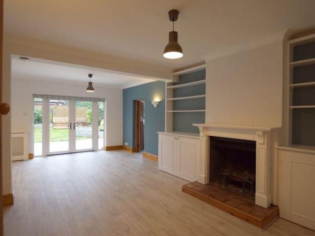 3 bedroom detached bungalow to rent