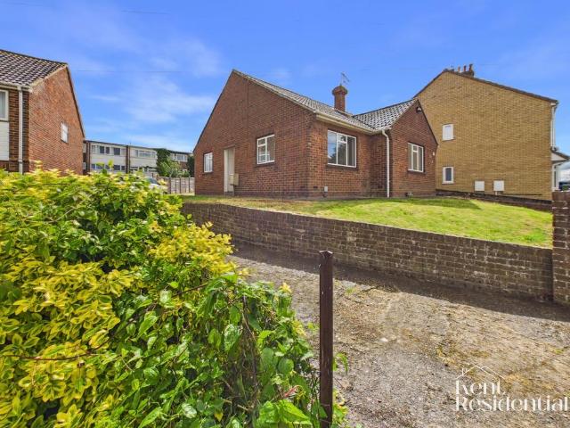 3 bedroom detached bungalow to rent