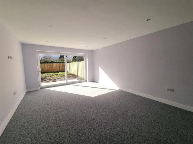 3 bedroom detached bungalow to rent