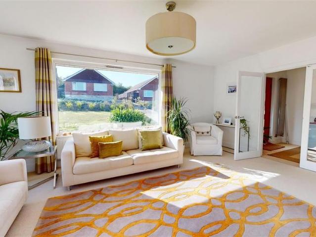 3 bedroom detached bungalow to rent
