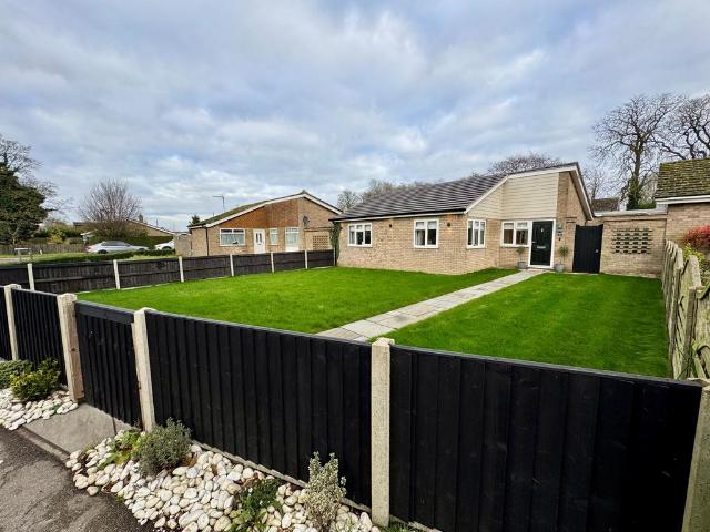 3 bedroom detached bungalow to rent