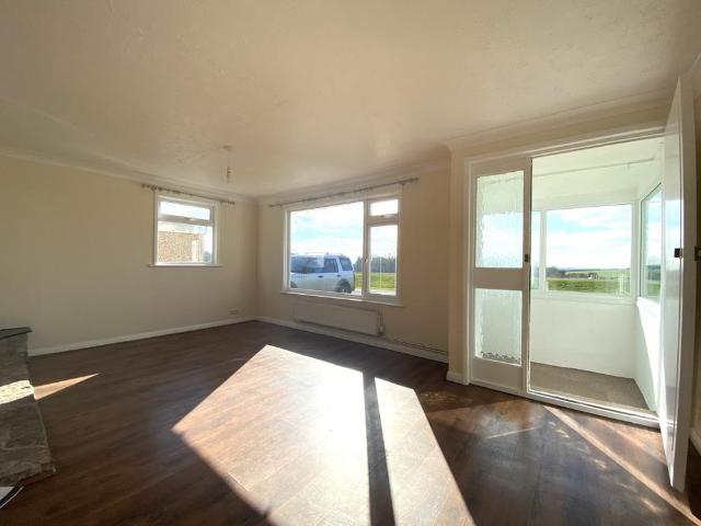 3 bedroom detached bungalow to rent