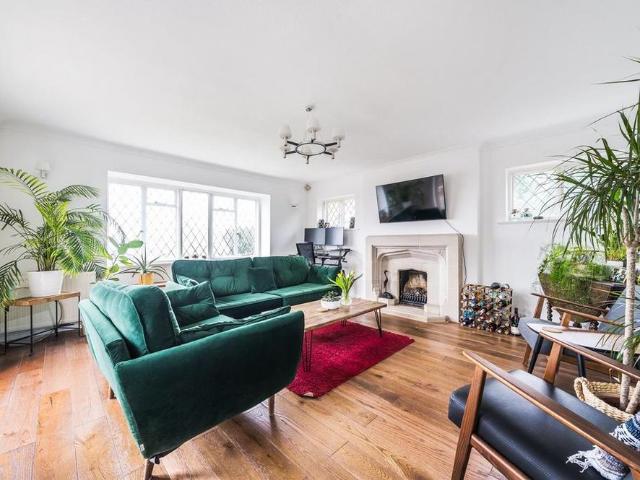 3 bedroom detached bungalow to rent
