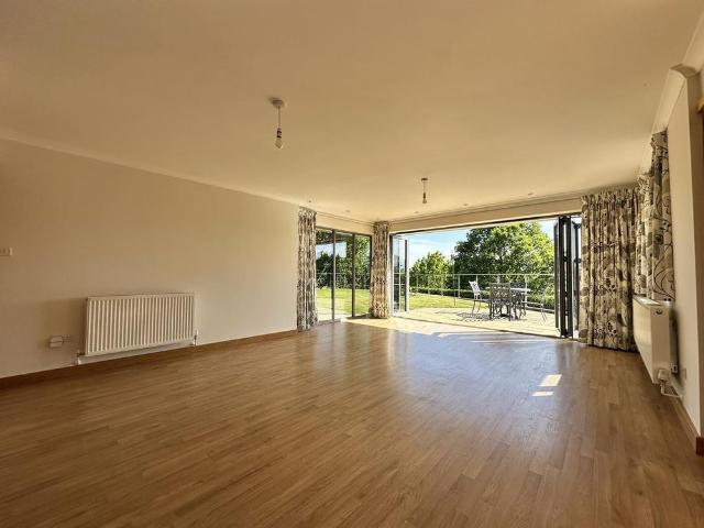 3 bedroom detached bungalow to rent
