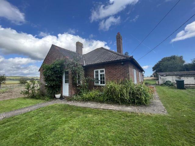 3 bedroom detached bungalow to rent