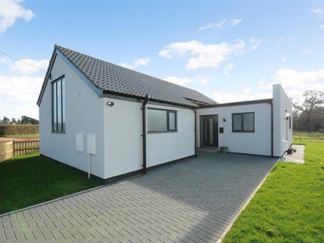 3 bedroom detached bungalow to rent