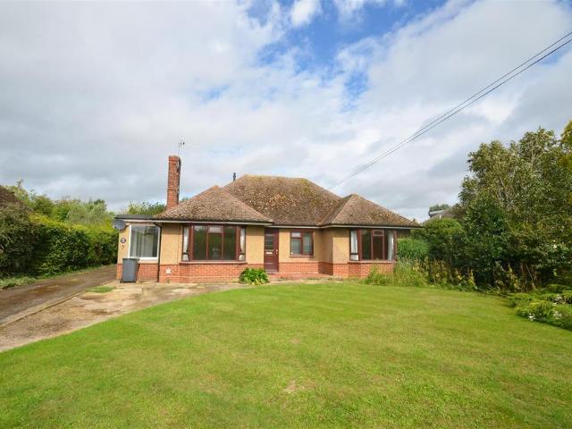 3 bedroom detached bungalow to rent