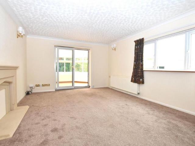 3 bedroom detached bungalow to rent