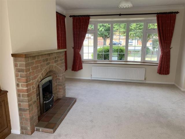 3 bedroom detached bungalow to rent