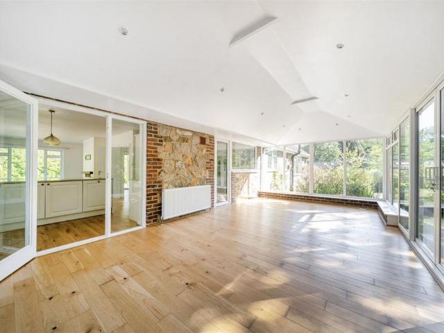 3 bedroom detached bungalow to rent