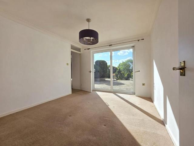 3 bedroom detached bungalow to rent